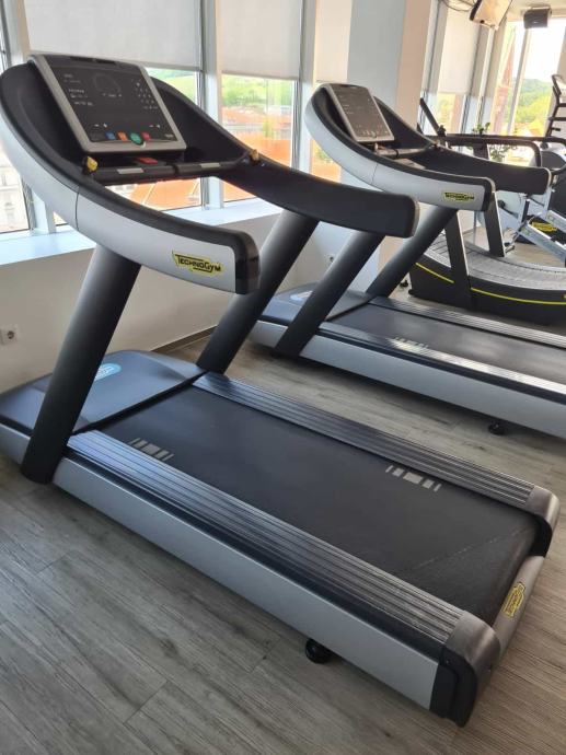 Fitnes studio Technogym - naprave za moč in kardio