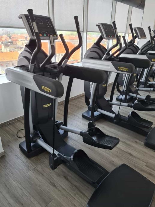 Fitnes studio Technogym - naprave za moč in kardio