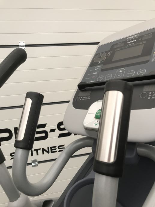 PRECOR AMT 100 - PROFESIONALNI ELIPTIK Z NASTAVLJIVIM KORAKOM