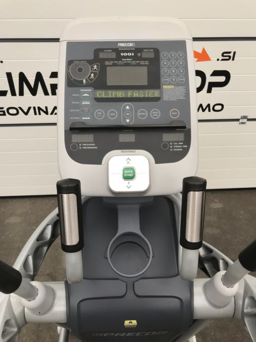 PRECOR AMT 100 - PROFESIONALNI ELIPTIK Z NASTAVLJIVIM KORAKOM