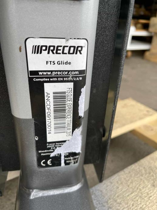 Precor FTS Glide multifunkcijska naprava z nastavljivimi škripci