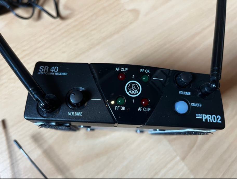 AKG SR 40 PRO2 + PT 40, profi DVOJNI BREZŽIČNI WIRELESS SISTEM