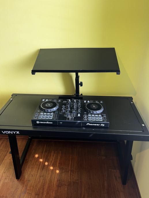 PRODAM DJ MIZO IN KONTROLER PIONEER DDJ-400