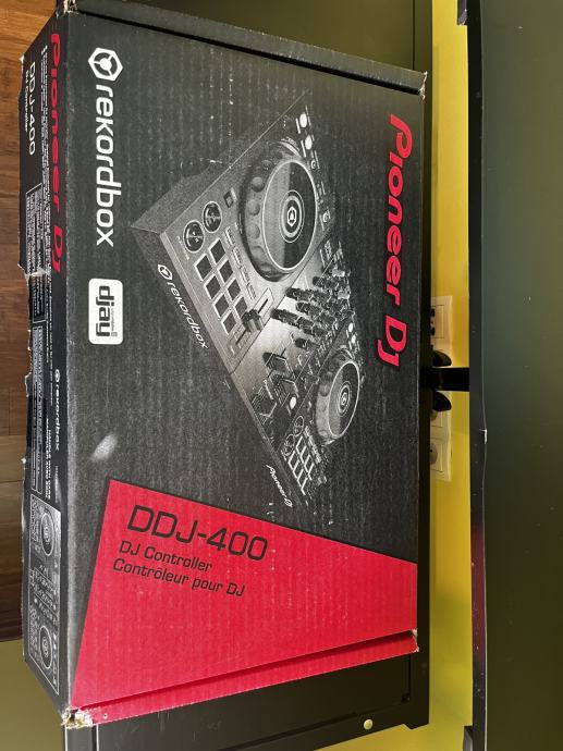 PRODAM DJ MIZO IN KONTROLER PIONEER DDJ-400