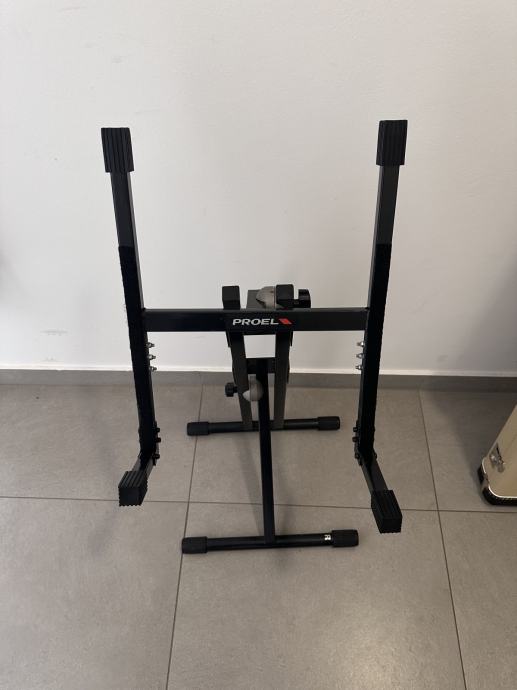 PROEL EL 700 - stojalo za combo ojačevalec - mešalno mizo - monitor