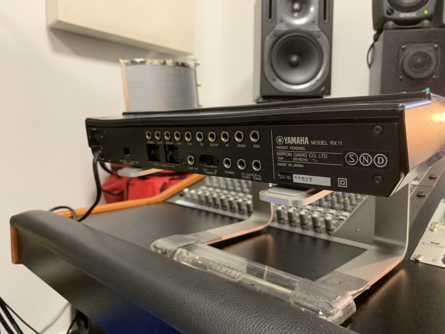 Yamaha RX11 Vintage Drum Machine ( Ritem masina )