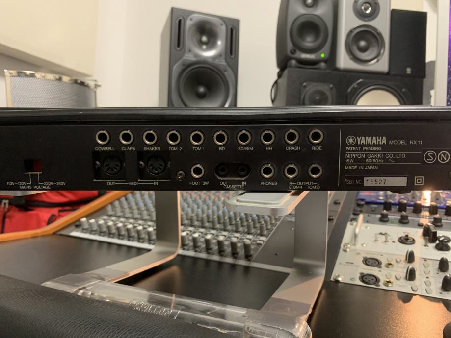 Yamaha RX11 Vintage Drum Machine ( Ritem masina )