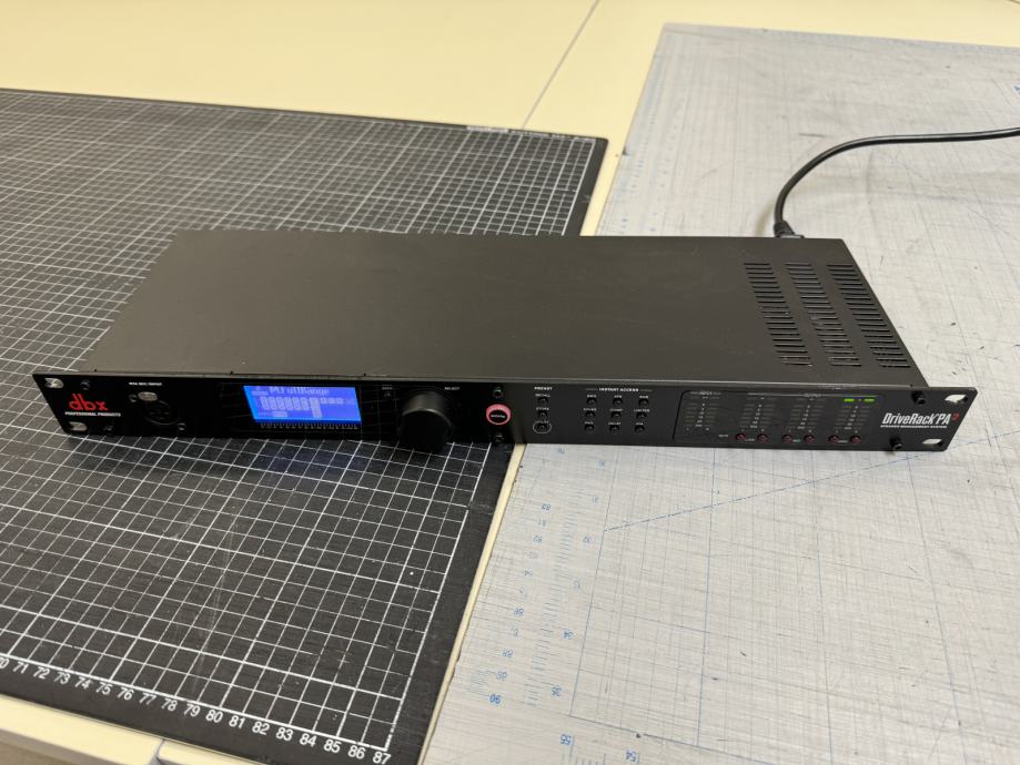 Zvočni procesor DBX Driverack PA2 in merilni mikrofon DBX RTA-M