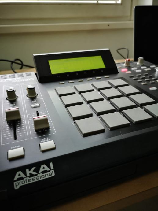 Akai MPC 2500 + JJ OS-XL