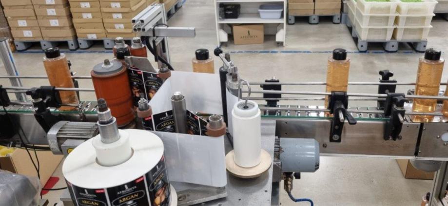 ETIKETIRNI STROJ, ETIKETIRKA, STROJ ZA LEPLJENJE, LABELLING MACHINE