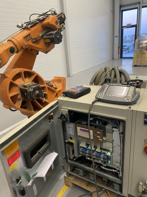 Robotska celica, industrijski Robot Kuka