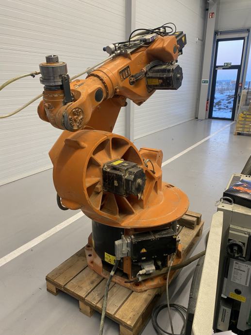 Robotska celica, industrijski Robot Kuka
