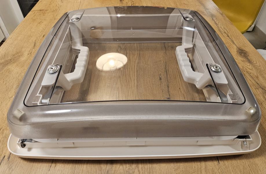 Okno Dometic Heki mini 40x40