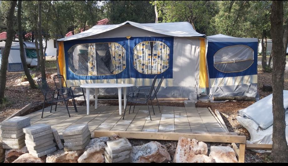 Predšotor dvojni z dodatno spalnico za Adria 420