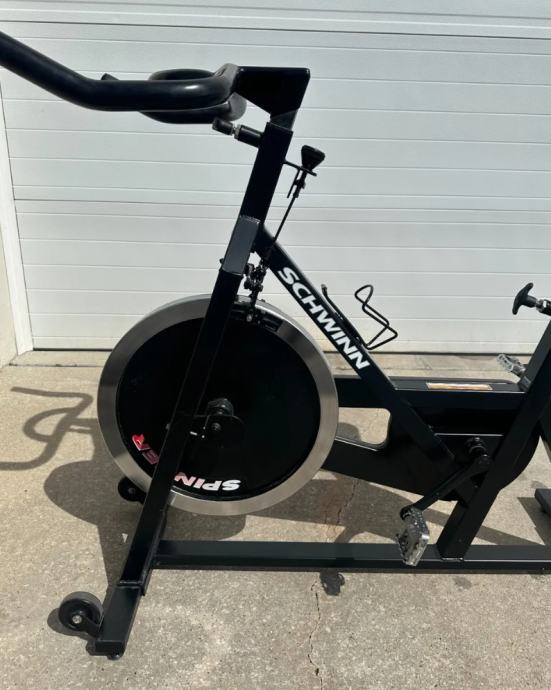 Profesionalni Schwinn Johnny G Pro spinner, sobno kolo