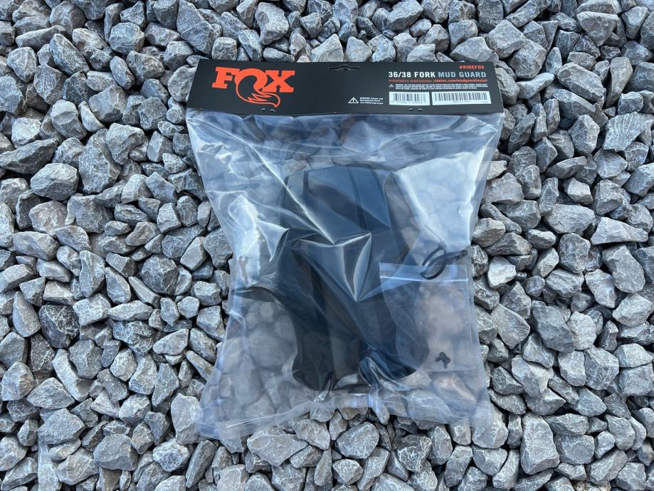 Fox 36/38 fork mud guard