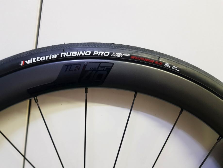 Karbonski obroči Vision 40 SC Disc Carbon TLR CL model 2022