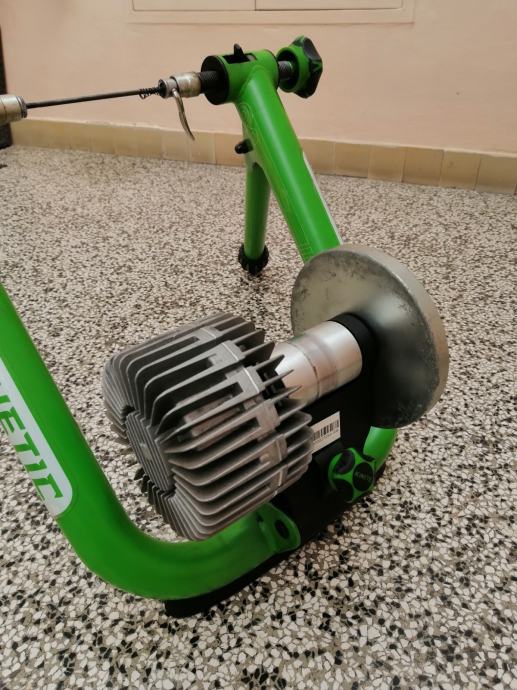 Kolesarski Trenažer Kurt Kinetic Road Machine T2200