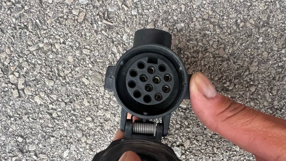 Thule avtomobilski adapter 13 na 7 pin