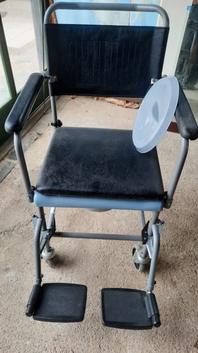 Invalidski WC voziček