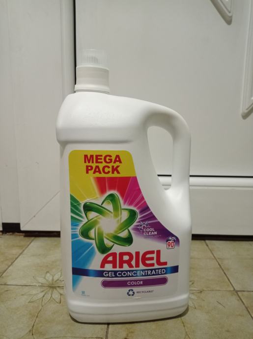 Pralni prašek Ariel 5l