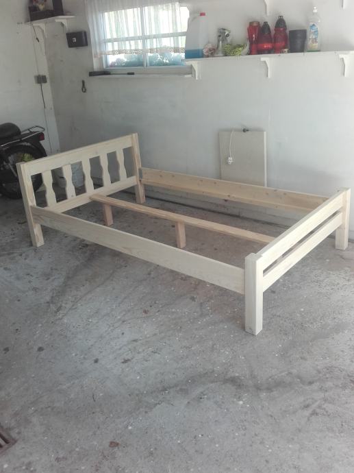 postelja 200x120cm nova les