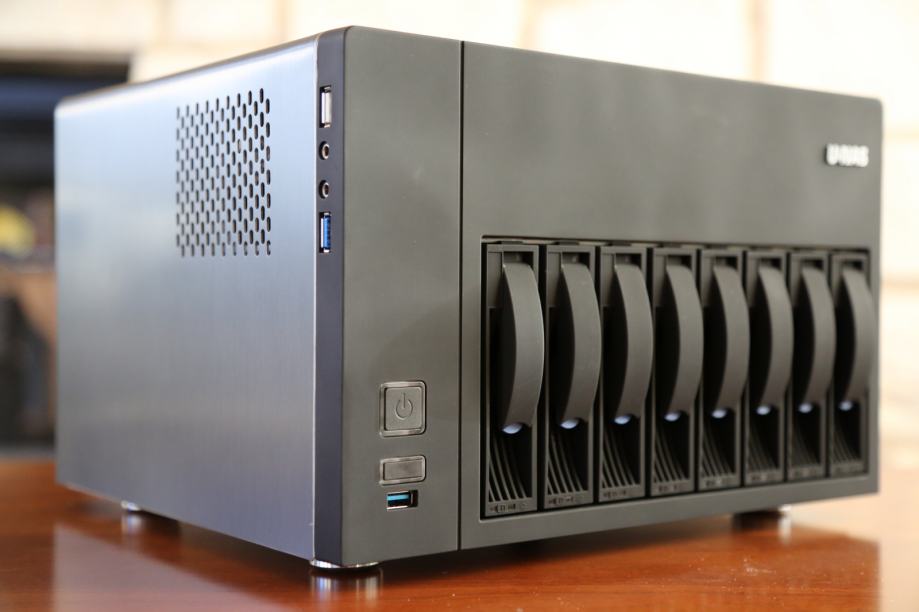 NOVO!NAS 8bay,U-NAS NSC-810A,Supermicro X10SDV-4C-TLN2F, SSD, SS-350M1