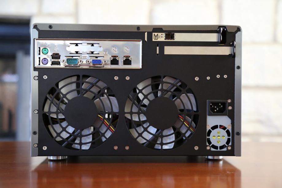 NOVO!NAS 8bay,U-NAS NSC-810A,Supermicro X10SDV-4C-TLN2F, SSD, SS-350M1