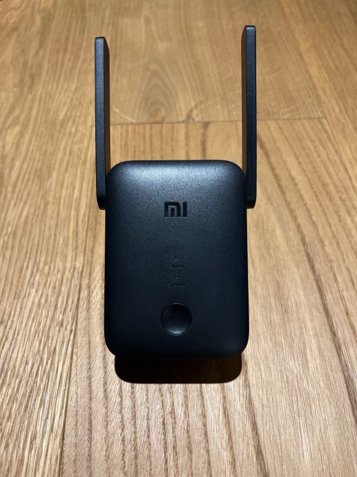 Xiaomi Mi Wi-Fi Range Extender AC1200 - Dual Band ojačevalnik signala