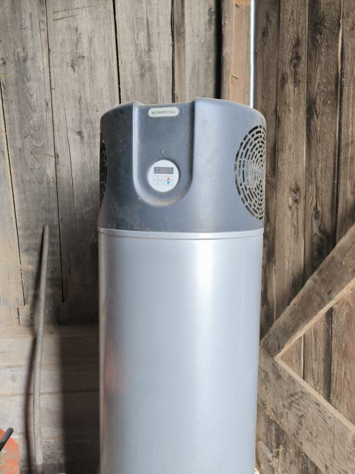 Sanitarna toplotna črpalka termotehnika wps221