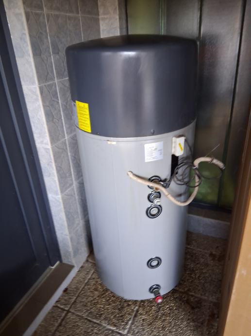 Toplotna črpalka za sanitarno vodo Termotehnika