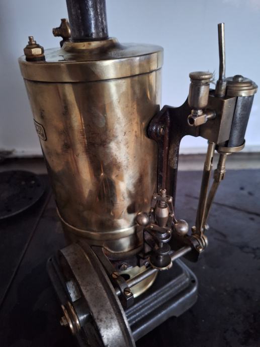Parni motor