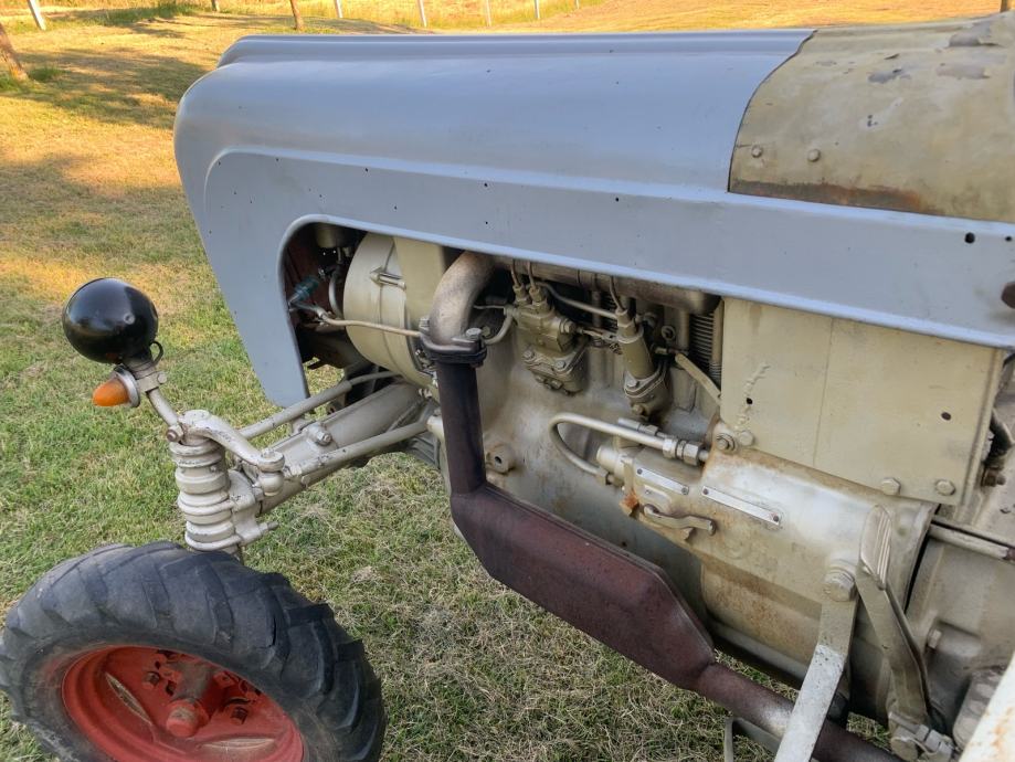 Traktor Porsche A 133