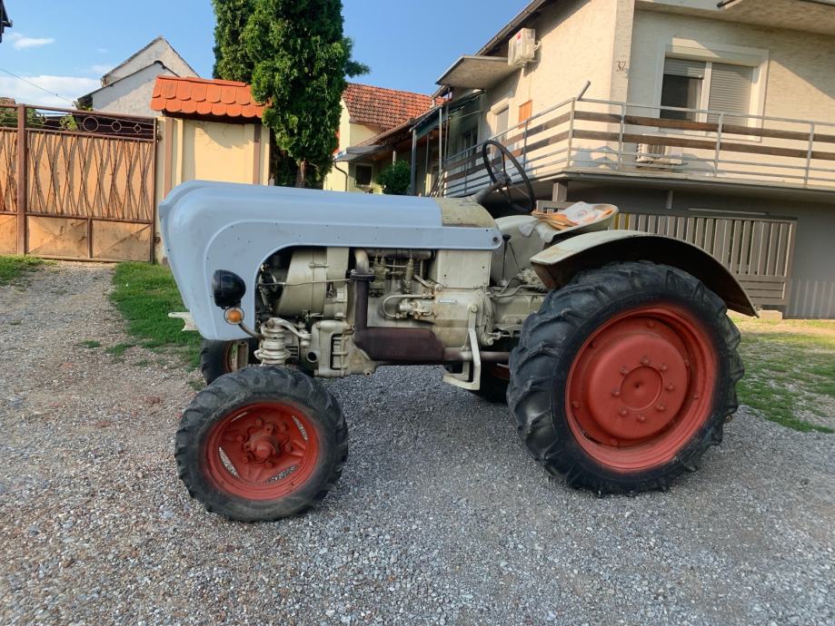 Traktor Porsche A 133