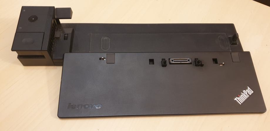Lenovo ThinkPad Ultra Dock 40a2 + napajalnik