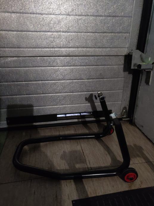 Stojalo za motor