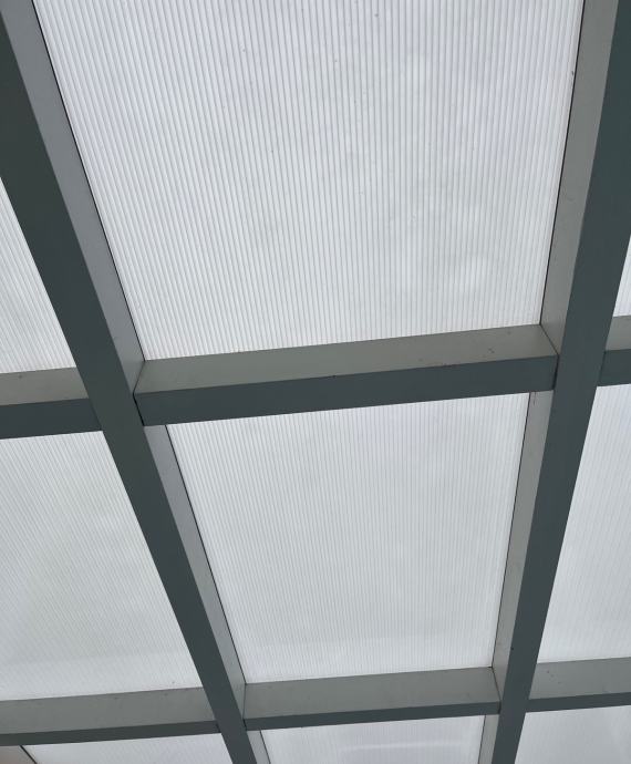 Kvalitetna ( Pleksi / Lexan ) kritina, 7 x 4m