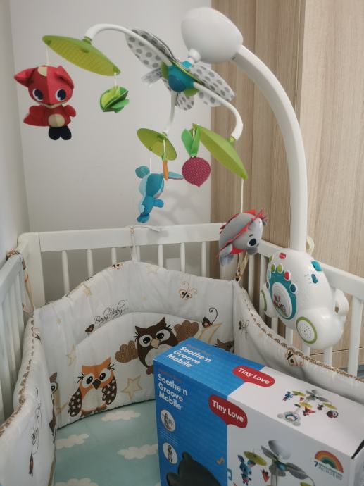 Glasbeni vrtiljak Tiny Love