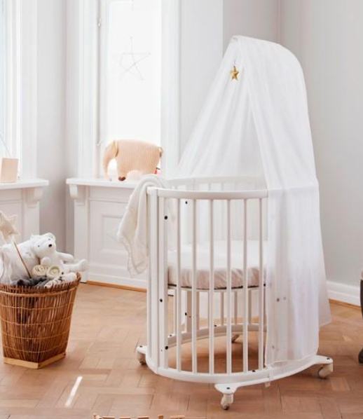 Otroška BELA ovalna postelja posteljica 140 x 70 Stokke replika