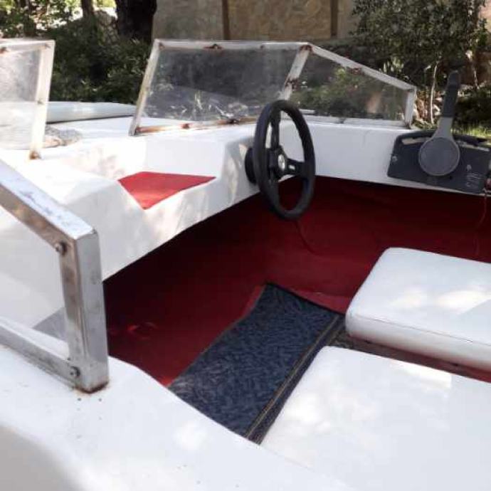 Čoln/Gliser ELAN GT - 401 4m s prikolico in motorjem