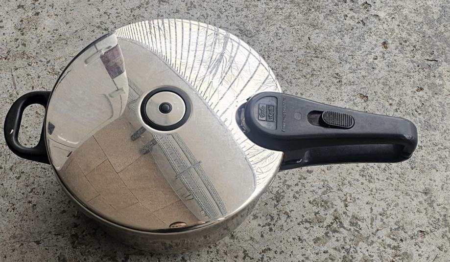FISSLER EKONOM LONEC vitavit 4.5L Rabljeno Cena 10€ Ljubljana