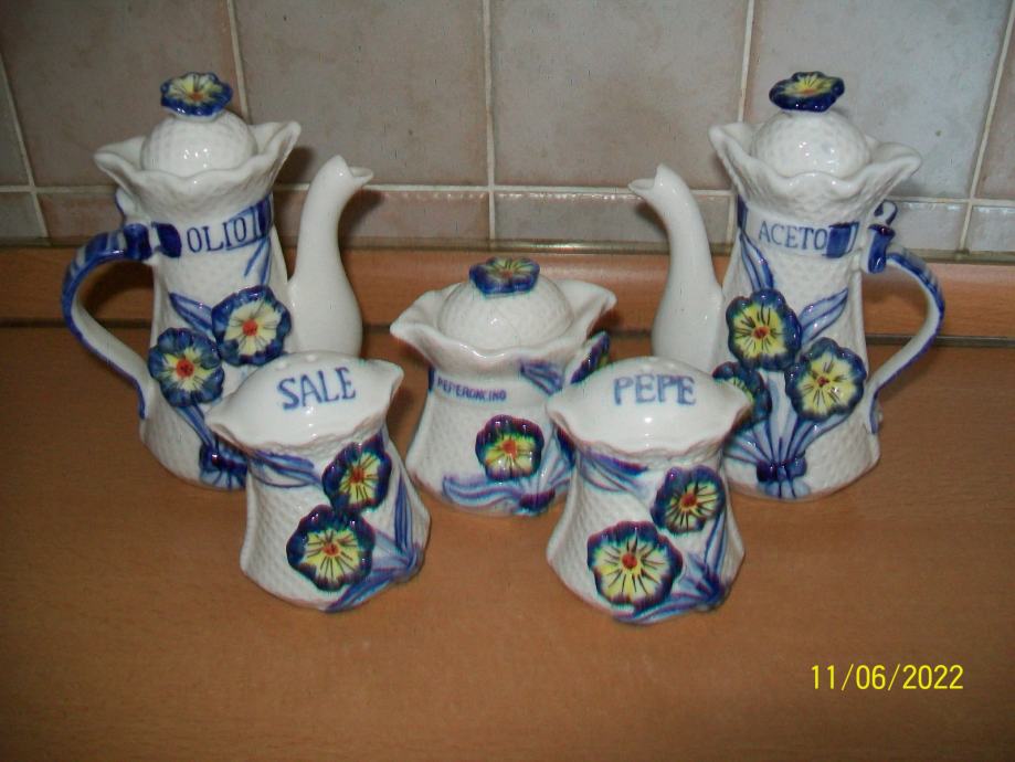 Keramični 5 - delni set za sol, poper, kis, olje in čili