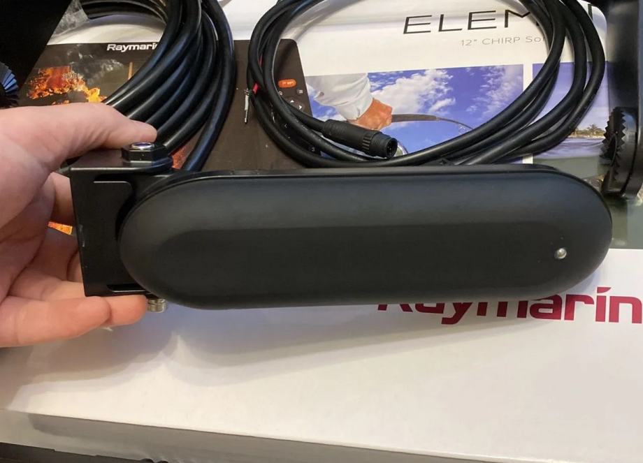 RAYMARINE ELEMENT 12 HV - Ribolovna oprema