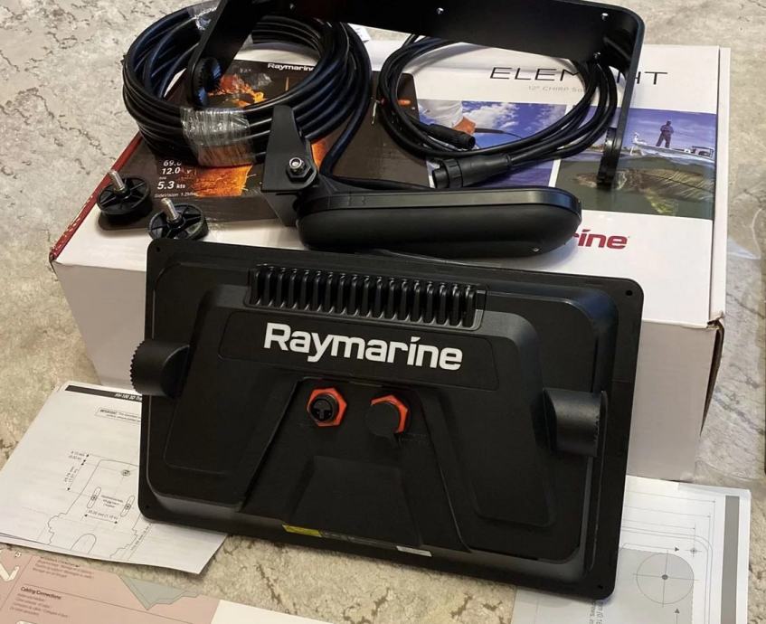 RAYMARINE ELEMENT 12 HV - Ribolovna oprema