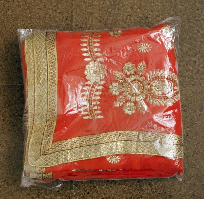 Indijski SARI in tri rute