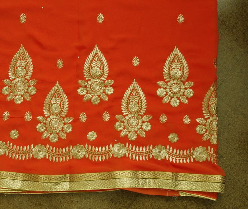 Indijski SARI in tri rute
