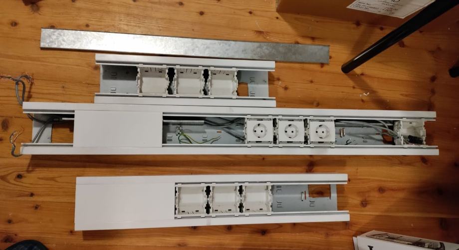 kovinski kanal za kable