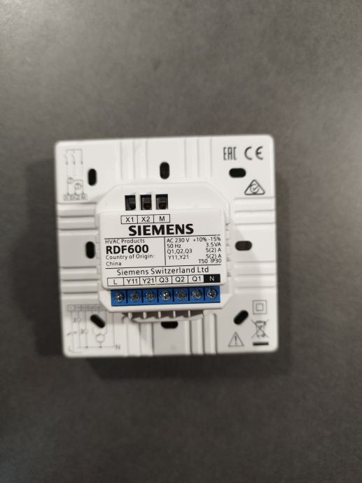 Termostat Siemens RDF600