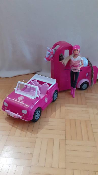 Barbie avto s konjem