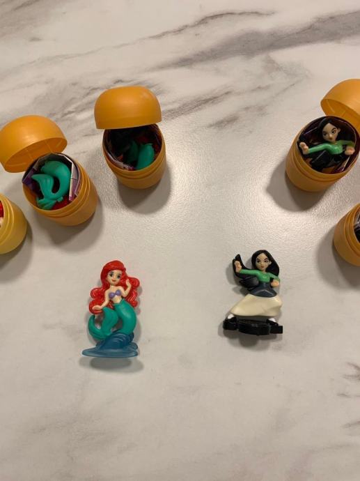 Kinder jajček DISNEY figurice Ariela in Mulan